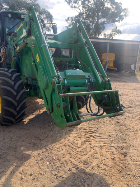 Lot 26 - John Deere Front end loader | AuctionsPlus
