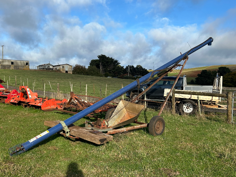 Lot 3 - Delmade grainline Auger | AuctionsPlus