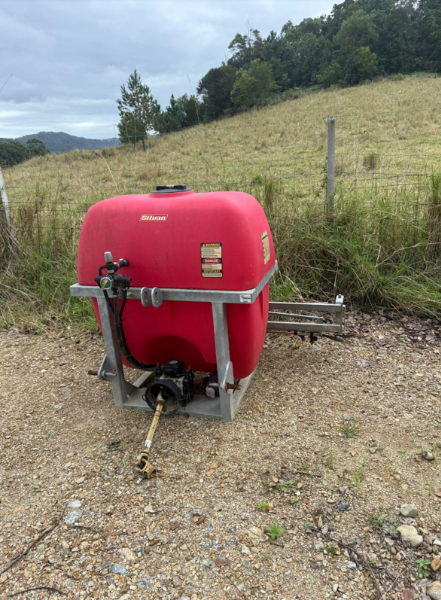 Lot 26 - Sillvan 6m Boom Spray | AuctionsPlus