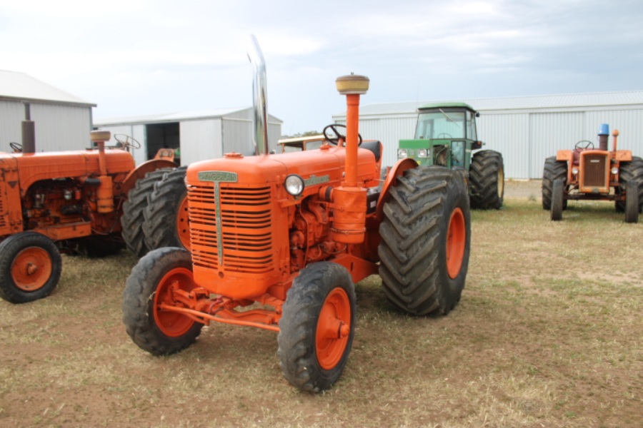 Lot 130 - CHAMBERLAIN SUPER 70 TRACTOR | AuctionsPlus