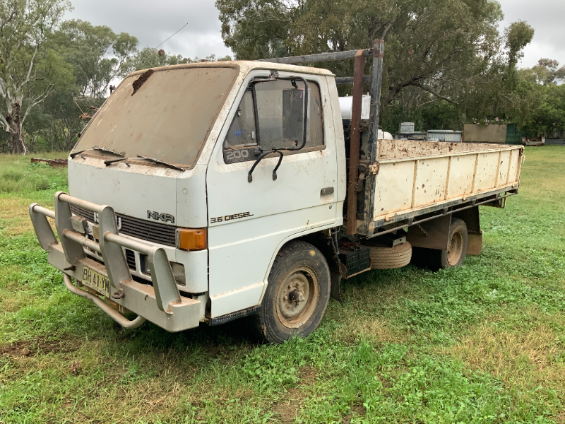 Isuzu NKR Truck. | AuctionsPlus
