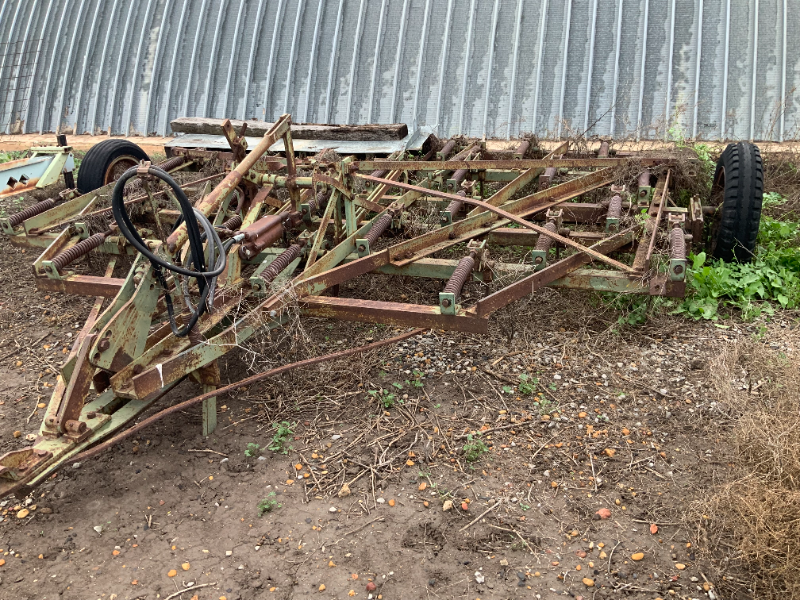 LOT 28 - Shearer Level Scarifier. | AuctionsPlus