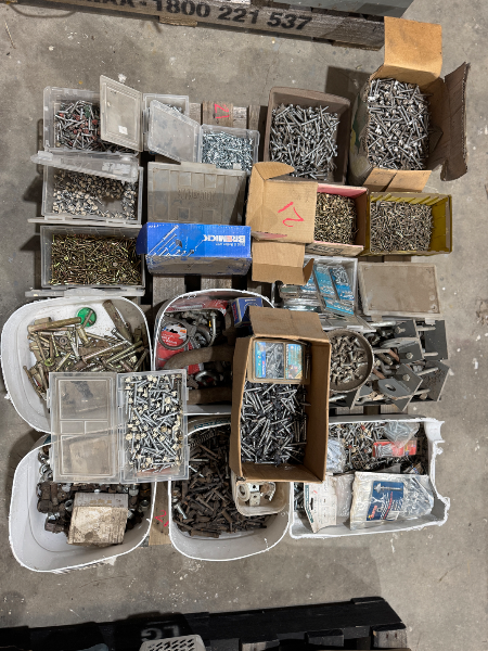 Lot 21 - Nuts, Bolts, Rivets, Nails, Dyna Bolts, Tech Screws, Mixed ...