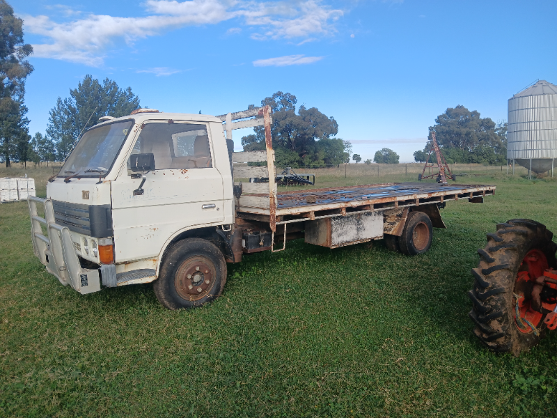 Lot 2 - MAZDA T4100 TRUCK - 5M TRAY | AuctionsPlus