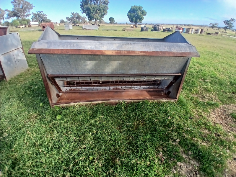 HAY FEEDER | AuctionsPlus