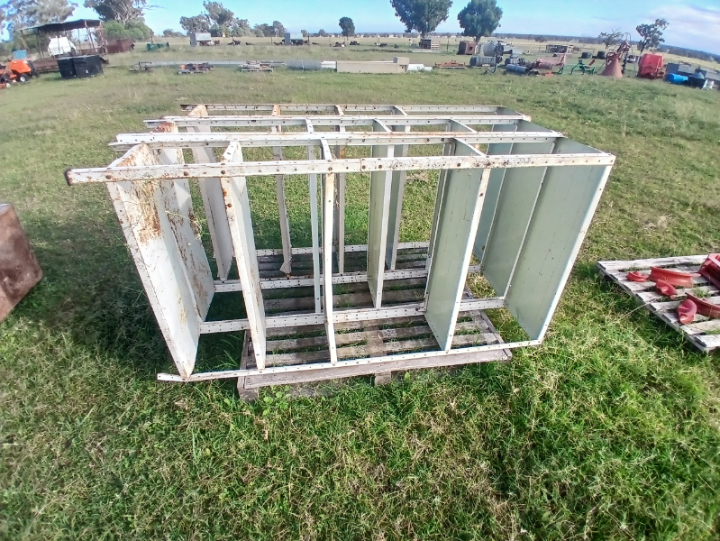 Lot 101 - SHELVING | AuctionsPlus