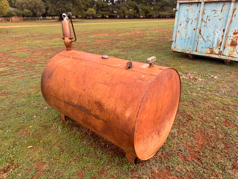 Lot 134 - Steel Fuel Tank. | AuctionsPlus