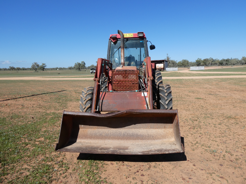 Lot 10 - 4230 CASE TRACTOR | AuctionsPlus