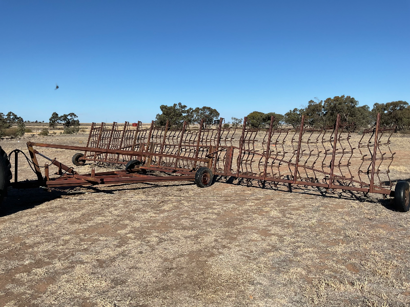Lot 49 - 42Ft Folding Wing Harrows | AuctionsPlus