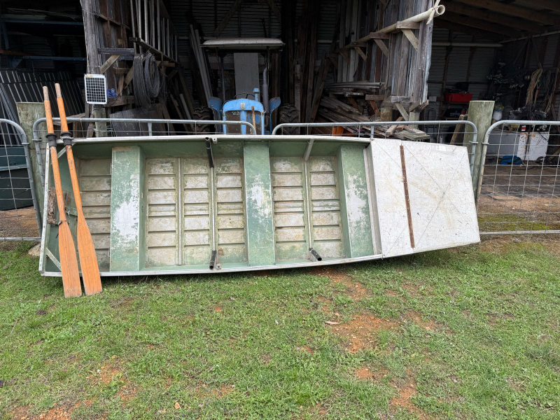 Lot 345 - Aluminium Flat Bottom Punt | AuctionsPlus