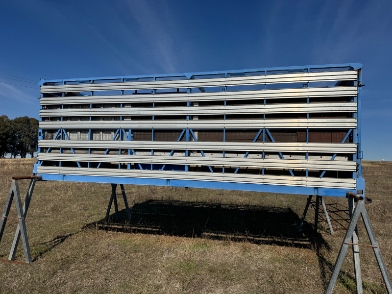 Lot 35 - 20ft Truck Art Sheep Create 2017 Off 20ft Pig Trailer ...