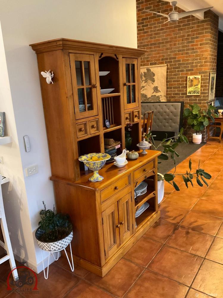 Lot 69 - Pine Kitchen Hutch/Dresser | AuctionsPlus