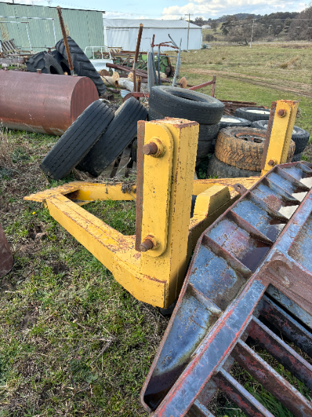 Lot 51 - Tree Pusher | AuctionsPlus