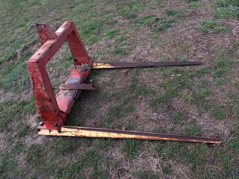 Hay Forks | AuctionsPlus