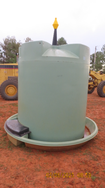 Lot 21 - Cup & Saucer Tank/Trough | AuctionsPlus