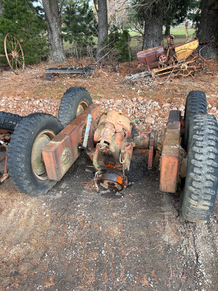 Lot 84 - Allis Chalmers DD grader parts | AuctionsPlus
