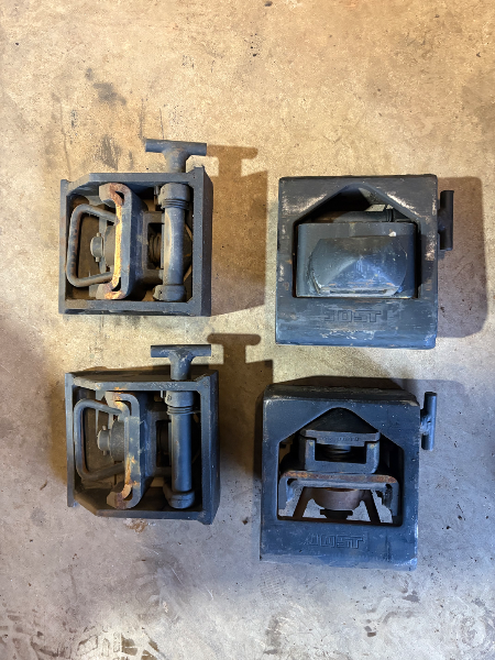 Lot 99 - 4 Weld in collapsable twist lock shipping container holders ...