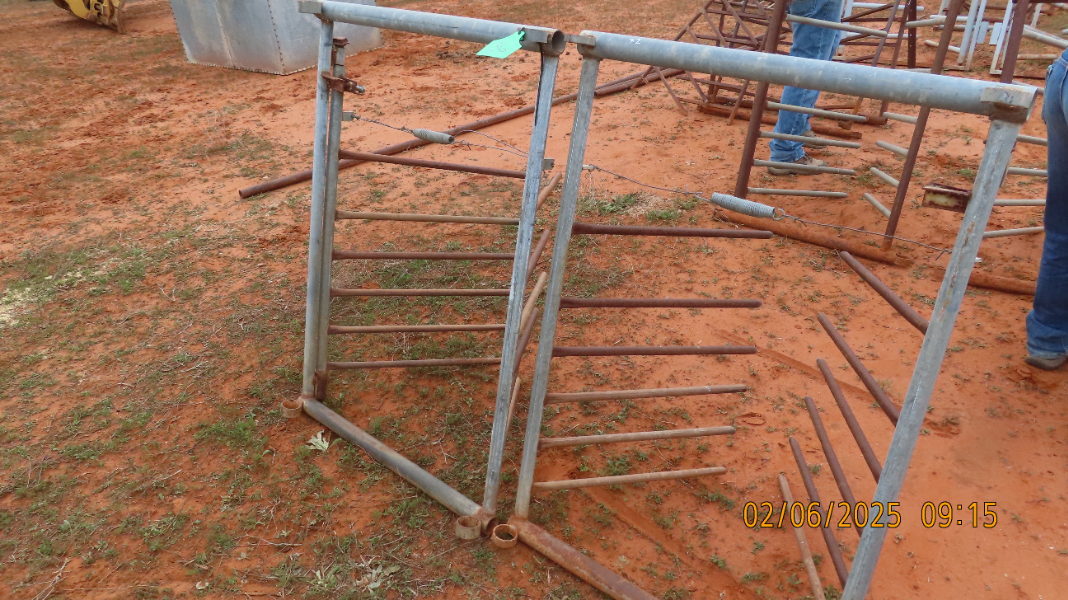 Lot 36 - Goat Traps | AuctionsPlus