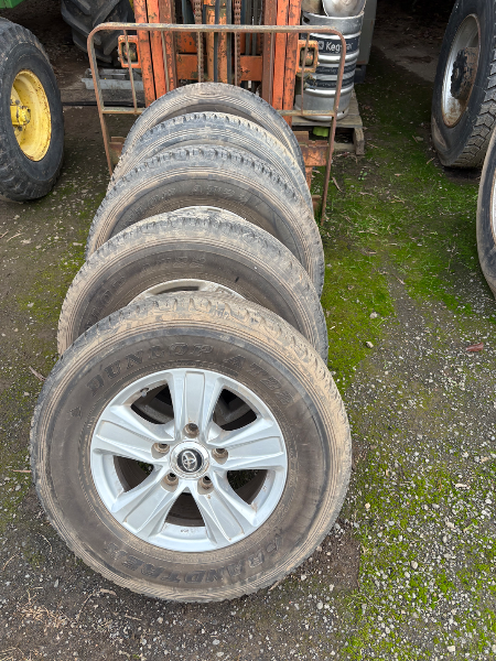 Lot 33 - Toyota 200 Series Rims and Tyres | AuctionsPlus