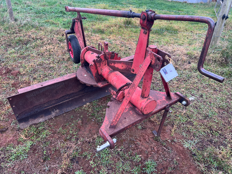 Lot 118 - GRADER PORT BLADE | AuctionsPlus