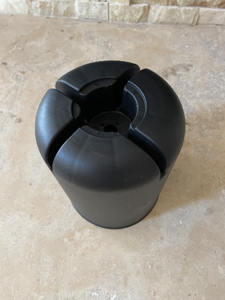 Lot 181 - 25 x Plastic pole caps 100mm | AuctionsPlus