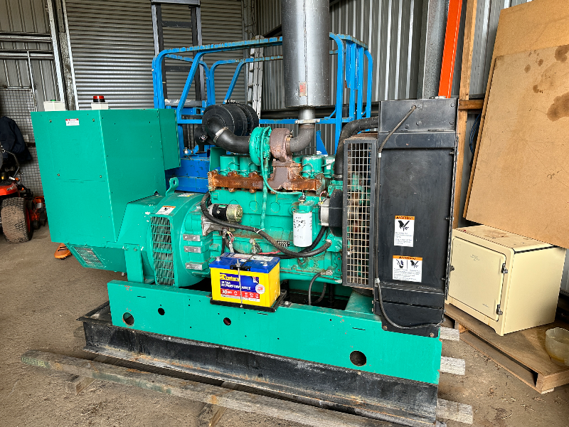 Lot 16 - CUMMINS 6 CYLINDER DIESEL GENERATOR. | AuctionsPlus