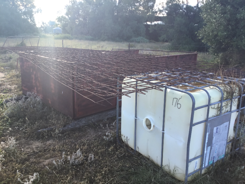 Lot 176 - 3 SHEETS RIO MESH | AuctionsPlus