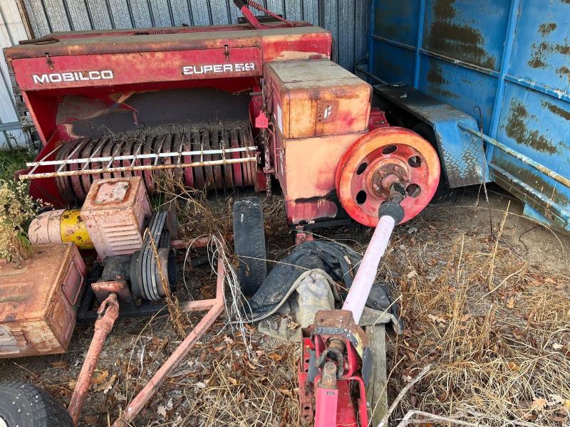 Lot 270 - Mobilco Super 59 Square baler | AuctionsPlus