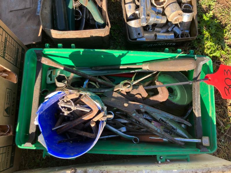 Lot 303 - Assorted tools | AuctionsPlus