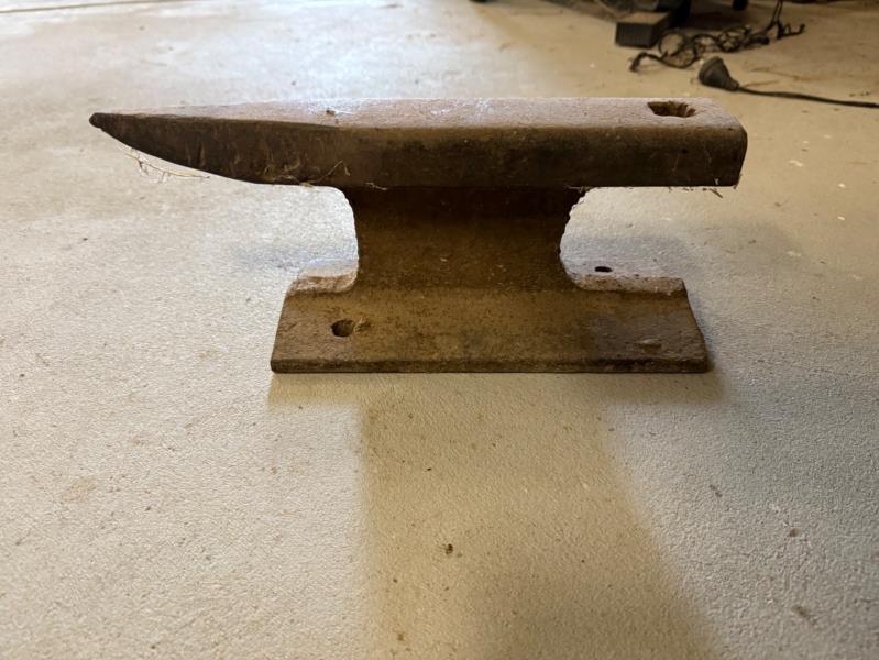 Lot 86 - Anvil | AuctionsPlus