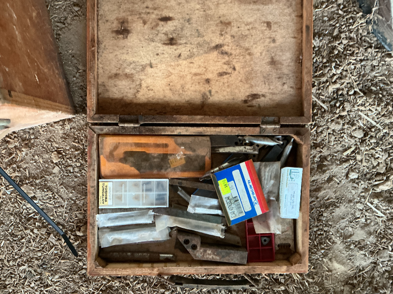 Lot 276 - Laith chuck and misc Laith tools | AuctionsPlus