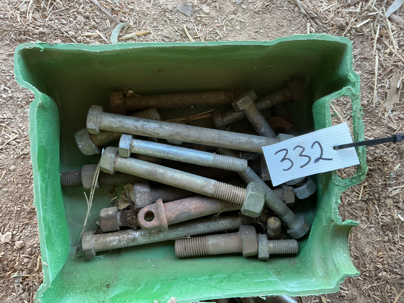 Lot 335 - Nuts and bolts | AuctionsPlus