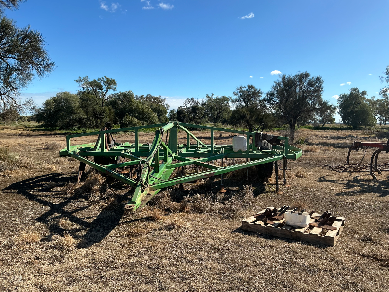 Lot 6 - GESSNER RIGID TYNE CHISEL PLOUGH | AuctionsPlus