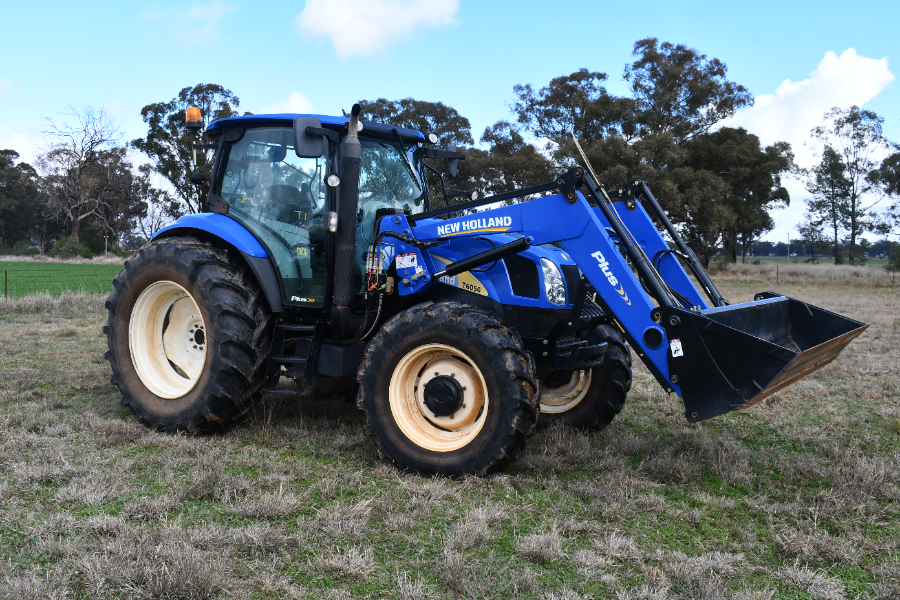 Lot 4 - New Holland T6050 Plus tractor with FEL | AuctionsPlus