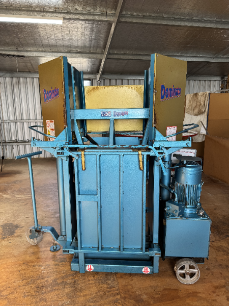 Lot 249 - Lyco Dominator Wool Press | AuctionsPlus