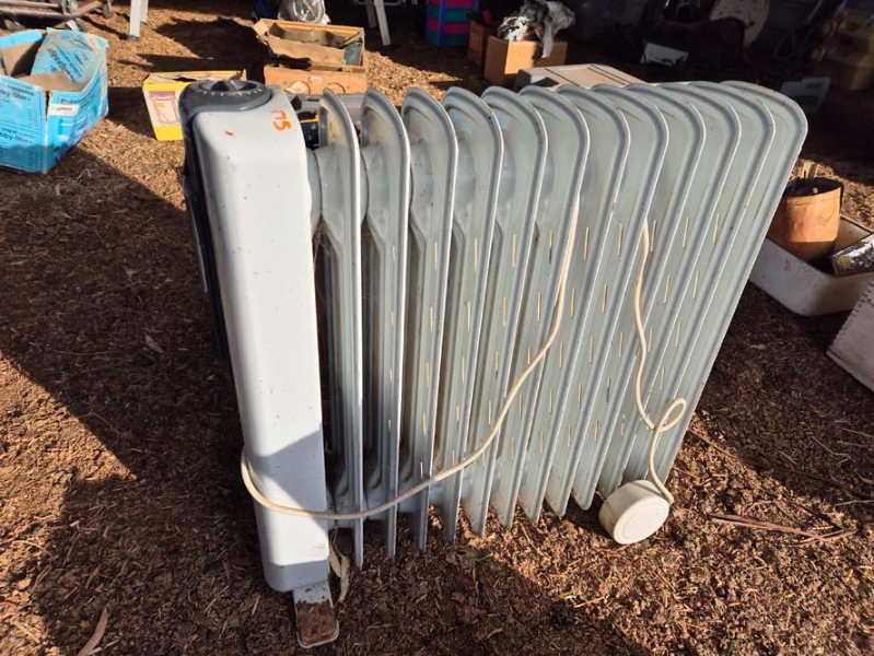 Lot 175 - Oil Heater | AuctionsPlus