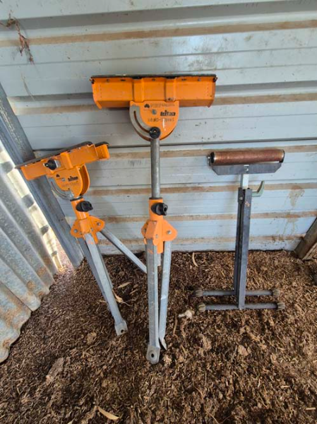 Lot 214 - Triton Multi Stand & Roller Stand | AuctionsPlus