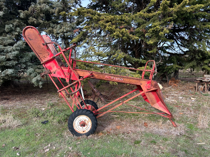 Lot 195 - Baltic Simplex Bale Elevator | AuctionsPlus