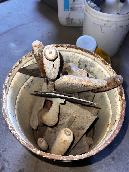 Lot 59 - Concrete tools | AuctionsPlus