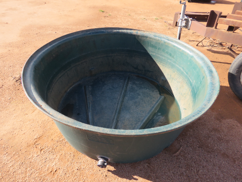 LOT 120 - POLY STOCK TROUGH | AuctionsPlus