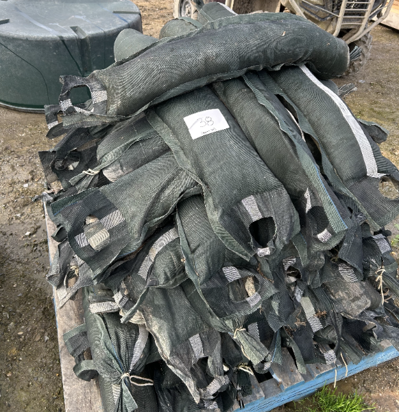 Lot 38 - Sandbags | AuctionsPlus