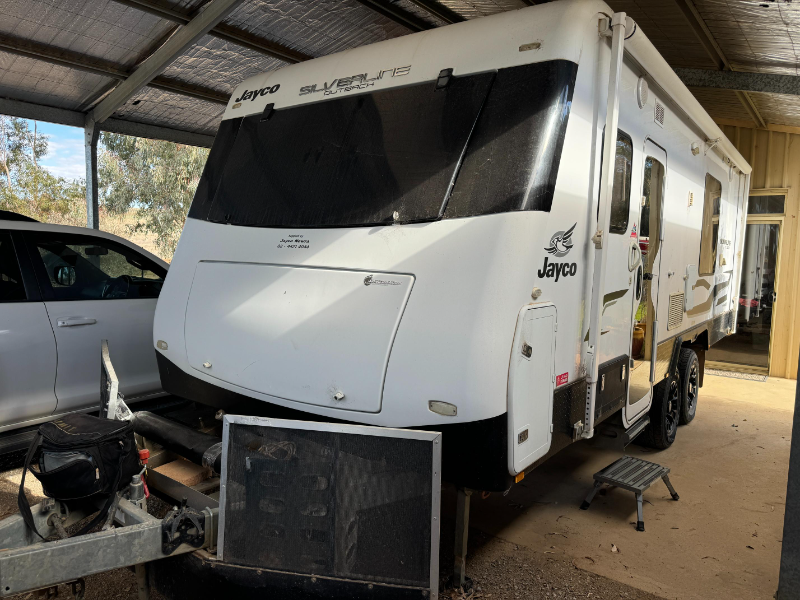 Lot 7 - 2015 Jayco Silverline Outback 21.65-3 Caravan | AuctionsPlus