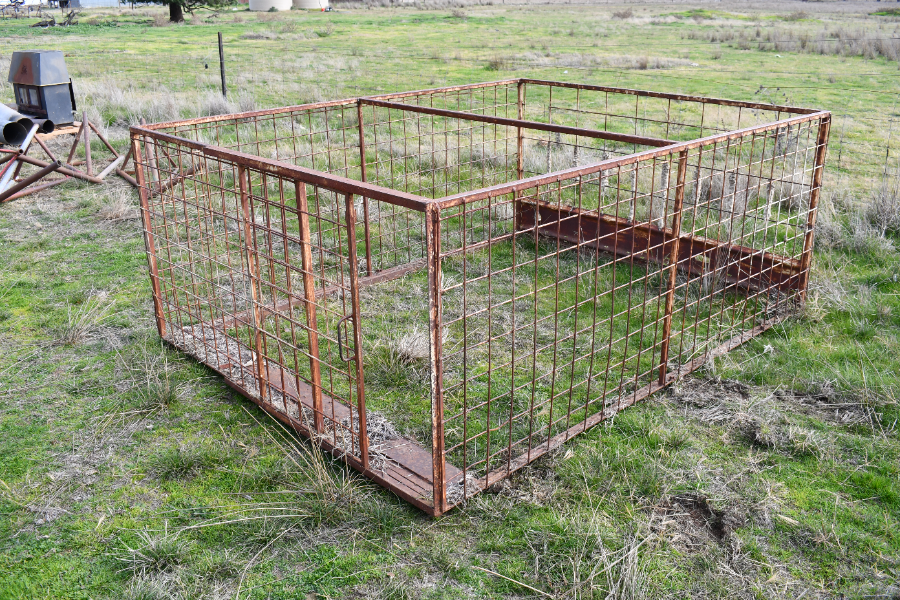 Lot 80 - Ute sheep crate | AuctionsPlus
