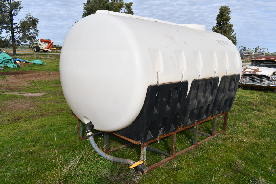 Lot 83 - Global Rotomoulding water transport tank | AuctionsPlus