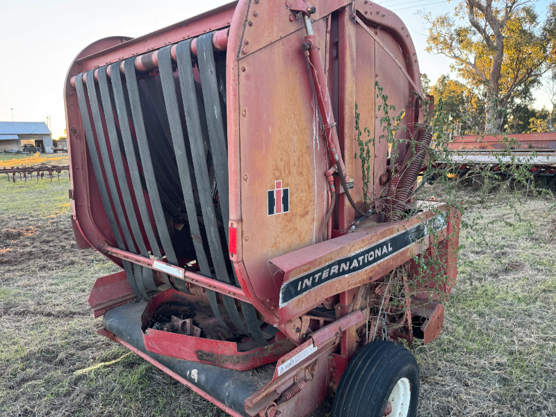 Lot 112 - International Round baler | AuctionsPlus
