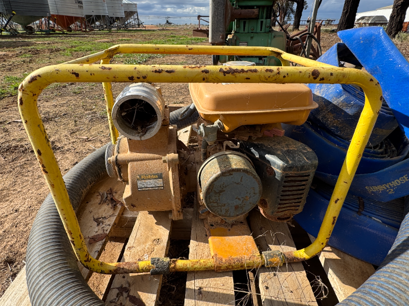 Lot 35 - Robin firefighting pump | AuctionsPlus