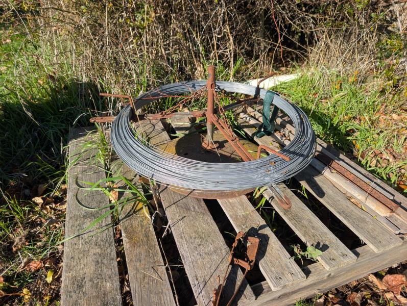 Lot 53 - Wire Spinner & Wire | AuctionsPlus