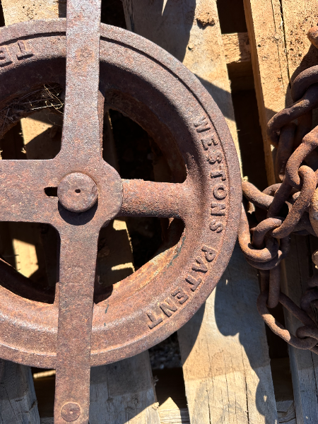 LOT# 51 - Assorted Pullies, Chains & Hinges | AuctionsPlus