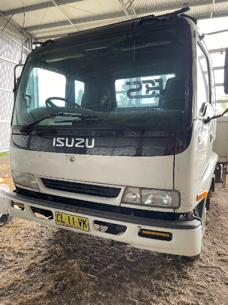 Lot 9 - 2000 Isuzu rigid truck | AuctionsPlus