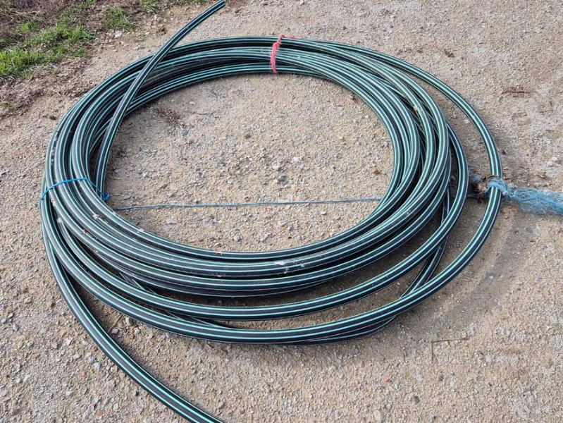 Lot 34 - 32mm Poly Pipe | AuctionsPlus